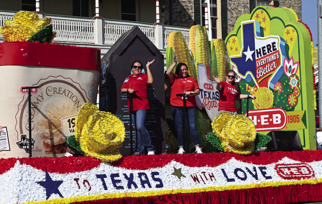 H-E-B re-ups as presenting Christmas Parade sponsor - Fredericksburg ...